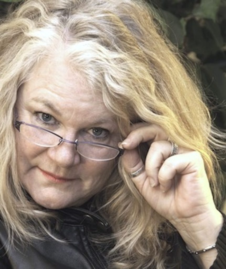 CONTACT – Hester Schell: Creative